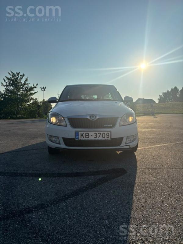 Balts Skoda Fabia 2012 Valmiera, ar dzinēja tilpumu 1.20 L un nobraukumu 250 tūkst. km par 1500 €, foto 2 vietnē AUTOMOTO.COM.LV