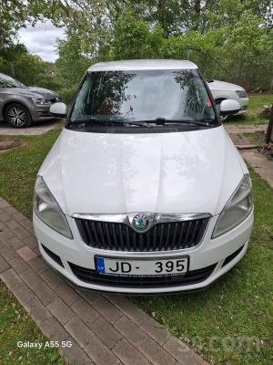 White Skoda Fabia 2012 in Ogre, with an engine capacity of 1.60 L and mileage of 285 thousand km for 2100 €, photo  on AUTOMOTO.COM.LV