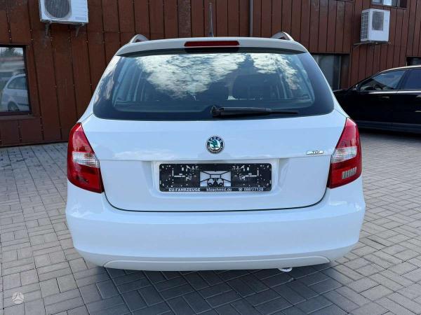 Balts Skoda Fabia 2012 Marijampole, ar dzinēja tilpumu 1.60 L un nobraukumu 245 tūkst. km par 3250 €, foto 3 vietnē AUTOMOTO.COM.LV