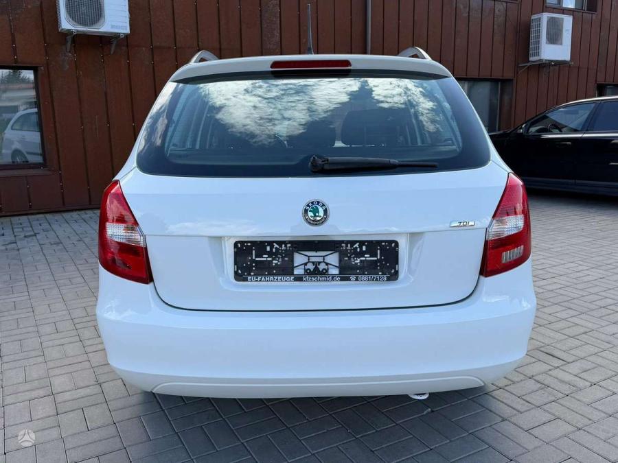 Balts Skoda Fabia 2012 Marijampole, ar dzinēja tilpumu 1.60 L un nobraukumu 245 tūkst. km par 3250 €, foto 4 vietnē AUTOMOTO.COM.LV