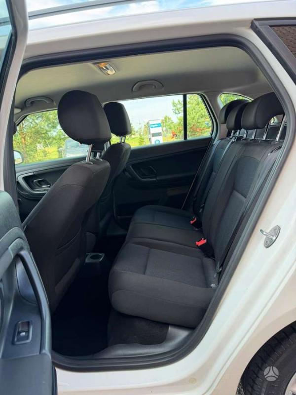 Balts Skoda Fabia 2012 Marijampole, ar dzinēja tilpumu 1.60 L un nobraukumu 245 tūkst. km par 3250 €, foto 10 vietnē AUTOMOTO.COM.LV