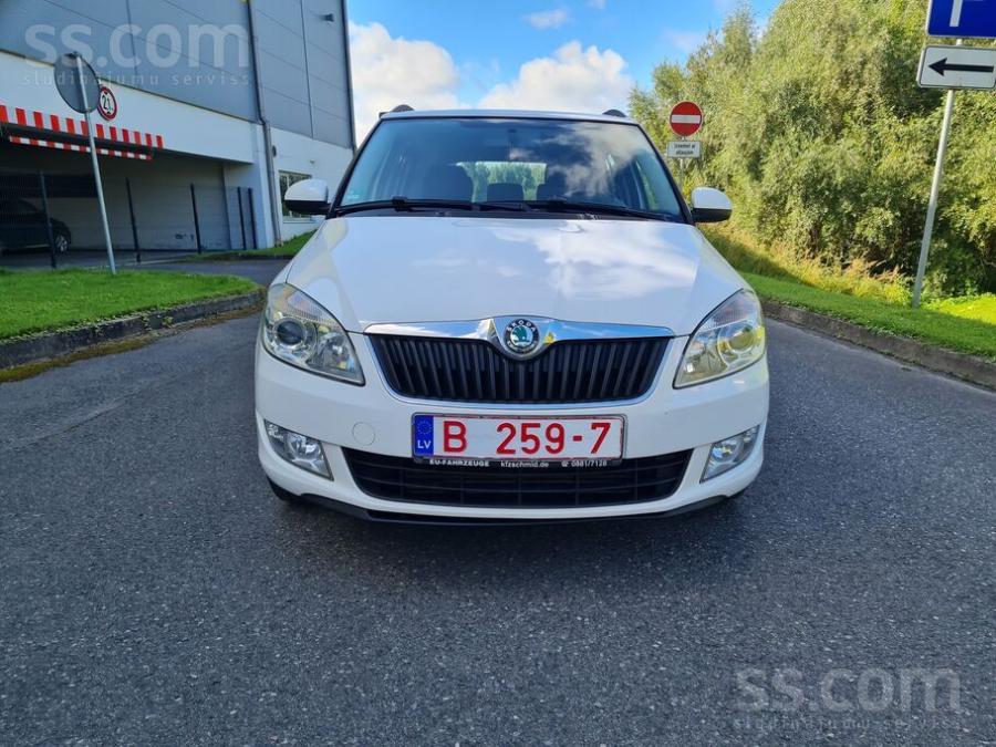 Balts Skoda Fabia 2012 Ogre, ar dzinēja tilpumu 1.60 L un nobraukumu 0 tūkst. km par 3990 €, foto 3 vietnē AUTOMOTO.COM.LV