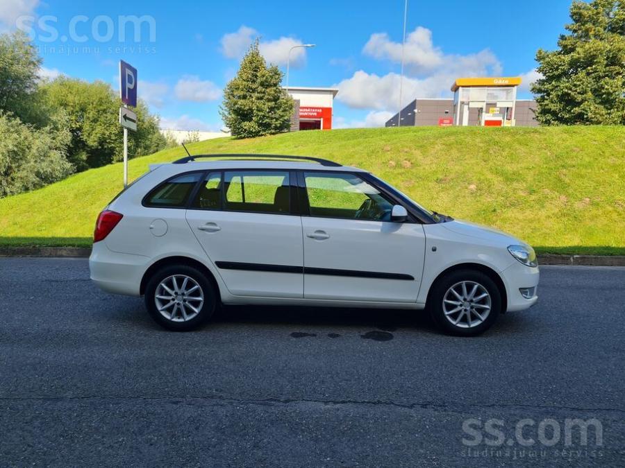 Balts Skoda Fabia 2012 Ogre, ar dzinēja tilpumu 1.60 L un nobraukumu 0 tūkst. km par 3990 €, foto 5 vietnē AUTOMOTO.COM.LV