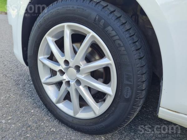 White Skoda Fabia 2012 in Ogre, with an engine capacity of 1.60 L and mileage of 0 thousand km for 3990 €, photo 9 on AUTOMOTO.COM.LV