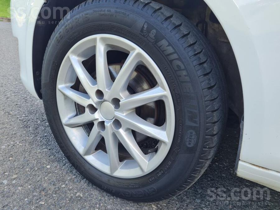 Balts Skoda Fabia 2012 Ogre, ar dzinēja tilpumu 1.60 L un nobraukumu 0 tūkst. km par 3990 €, foto 10 vietnē AUTOMOTO.COM.LV