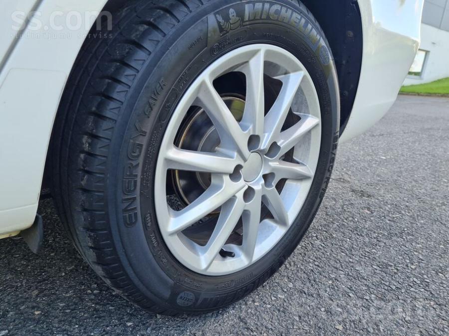 Balts Skoda Fabia 2012 Ogre, ar dzinēja tilpumu 1.60 L un nobraukumu 0 tūkst. km par 3990 €, foto 11 vietnē AUTOMOTO.COM.LV