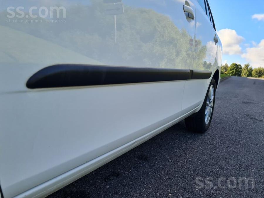 Balts Skoda Fabia 2012 Ogre, ar dzinēja tilpumu 1.60 L un nobraukumu 0 tūkst. km par 3990 €, foto 13 vietnē AUTOMOTO.COM.LV