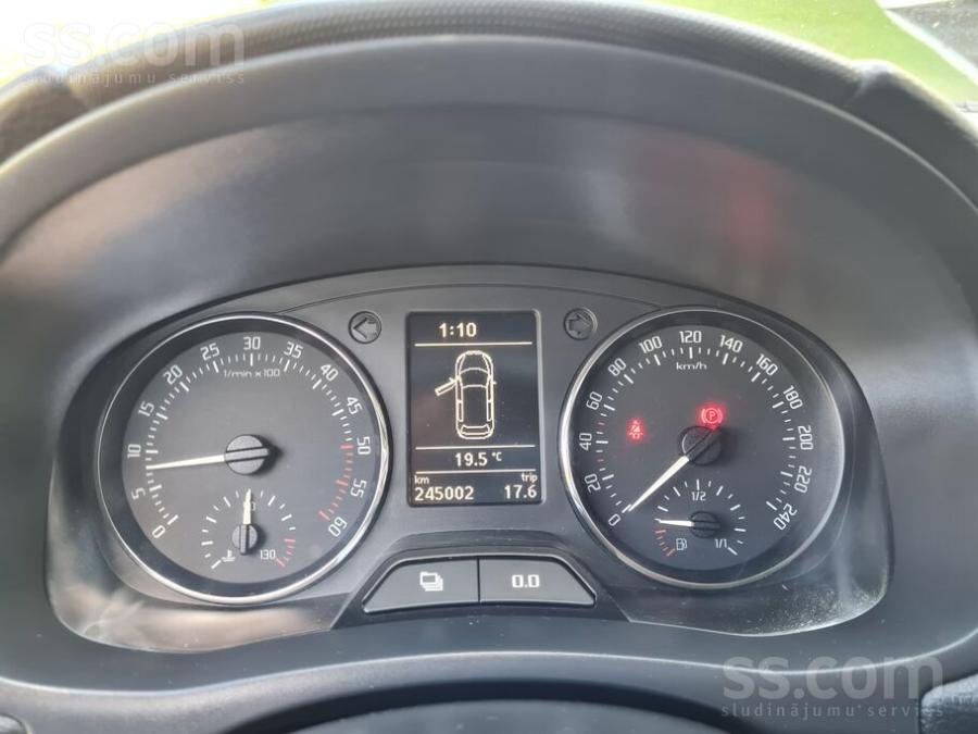Balts Skoda Fabia 2012 Ogre, ar dzinēja tilpumu 1.60 L un nobraukumu 0 tūkst. km par 3990 €, foto 17 vietnē AUTOMOTO.COM.LV