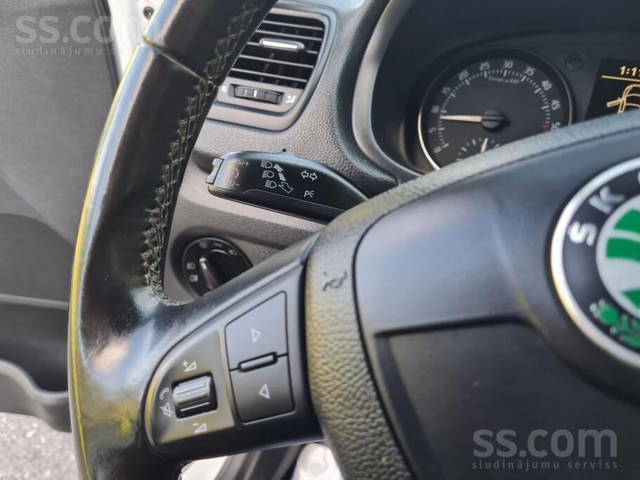Balts Skoda Fabia 2012 Ogre, ar dzinēja tilpumu 1.60 L un nobraukumu 0 tūkst. km par 3990 €, foto 18 vietnē AUTOMOTO.COM.LV