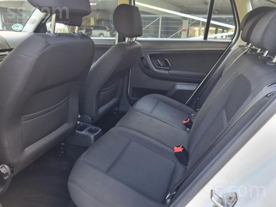 Balts Skoda Fabia 2012 Ogre, ar dzinēja tilpumu 1.60 L un nobraukumu 0 tūkst. km par 3990 €, foto 19 vietnē AUTOMOTO.COM.LV
