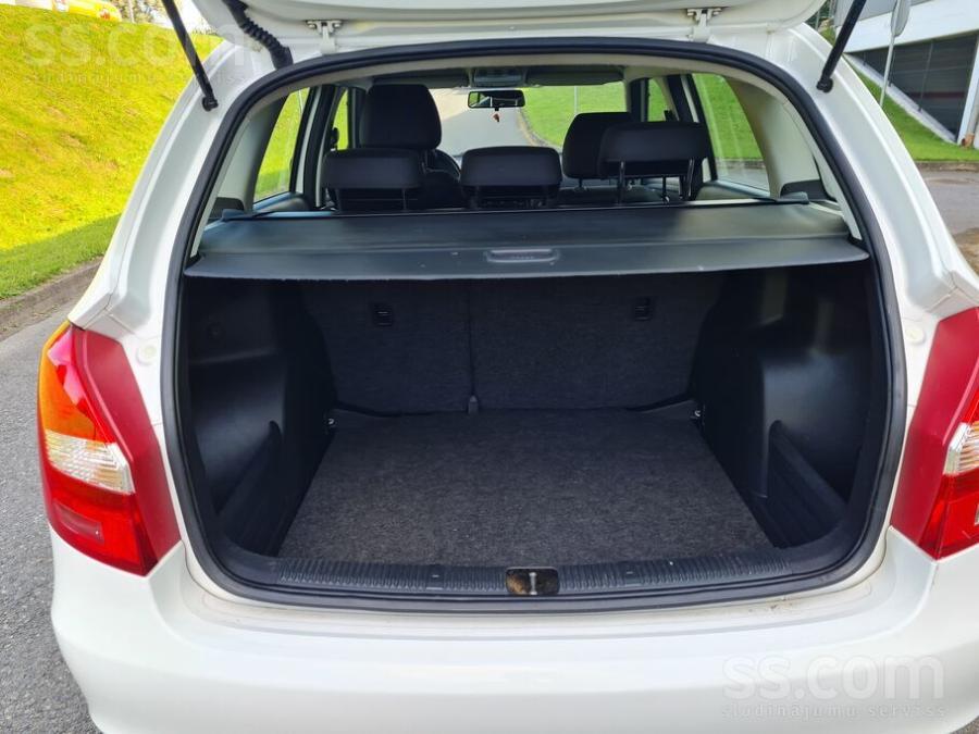 Balts Skoda Fabia 2012 Ogre, ar dzinēja tilpumu 1.60 L un nobraukumu 0 tūkst. km par 3990 €, foto 21 vietnē AUTOMOTO.COM.LV