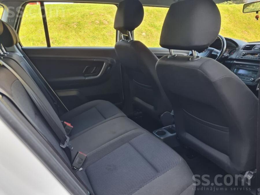 Balts Skoda Fabia 2012 Ogre, ar dzinēja tilpumu 1.60 L un nobraukumu 0 tūkst. km par 3990 €, foto 23 vietnē AUTOMOTO.COM.LV