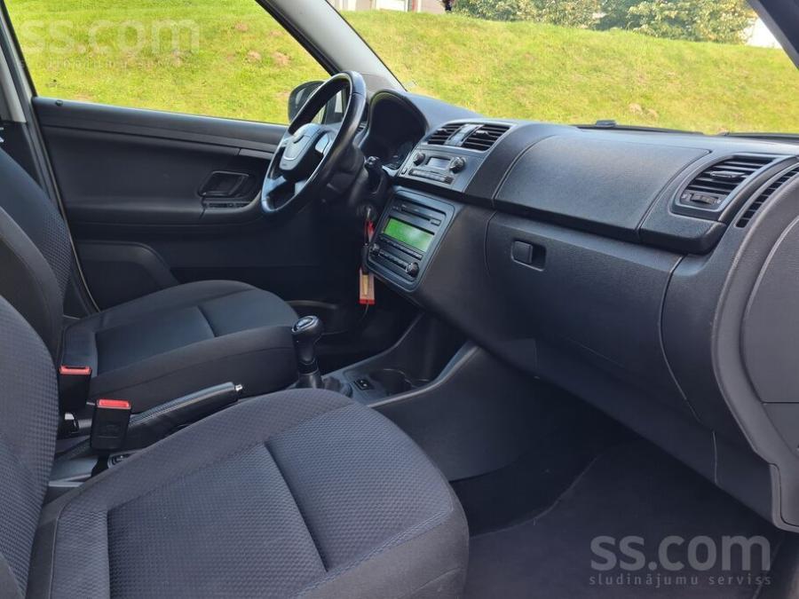 Balts Skoda Fabia 2012 Ogre, ar dzinēja tilpumu 1.60 L un nobraukumu 0 tūkst. km par 3990 €, foto 25 vietnē AUTOMOTO.COM.LV