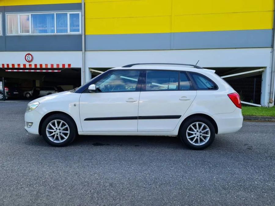 White Skoda Fabia 2012 in Ogre, with an engine capacity of 1.60 L and mileage of 245 thousand km for 3990 €, photo 9 on AUTOMOTO.COM.LV