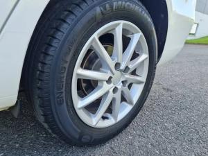 White Skoda Fabia 2012 in Ogre, with an engine capacity of 1.60 L and mileage of 245 thousand km for 3990 €, photo 11 on AUTOMOTO.COM.LV