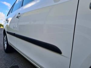 White Skoda Fabia 2012 in Ogre, with an engine capacity of 1.60 L and mileage of 245 thousand km for 3990 €, photo 14 on AUTOMOTO.COM.LV