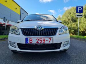 White Skoda Fabia 2012 in Ogre, with an engine capacity of 1.60 L and mileage of 245 thousand km for 3990 €, photo 15 on AUTOMOTO.COM.LV