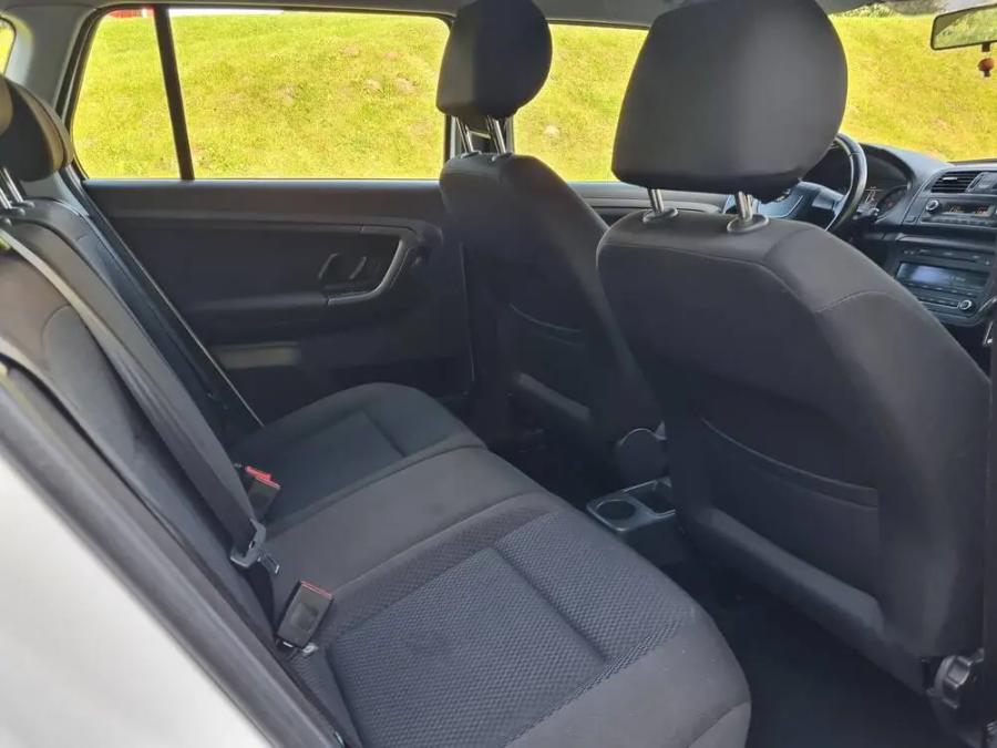 White Skoda Fabia 2012 in Ogre, with an engine capacity of 1.60 L and mileage of 245 thousand km for 3990 €, photo 23 on AUTOMOTO.COM.LV