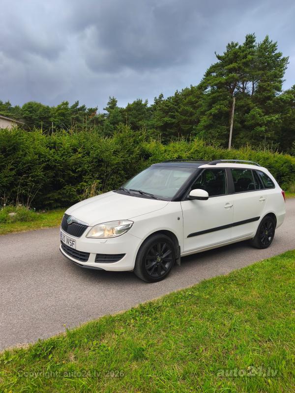 White Skoda Fabia 2012 in Tallinn, with an engine capacity of 1.60 L and mileage of 360 thousand km for 2400 €, photo 3 on AUTOMOTO.COM.LV