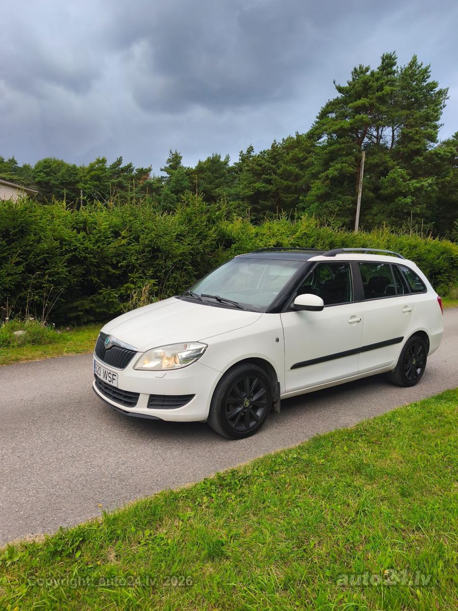 White Skoda Fabia 2012 in Tallinn, with an engine capacity of 1.60 L and mileage of 360 thousand km for 2400 €, photo 3 on AUTOMOTO.COM.LV