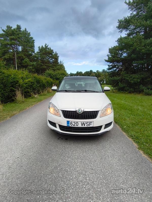 White Skoda Fabia 2012 in Tallinn, with an engine capacity of 1.60 L and mileage of 360 thousand km for 2400 €, photo 10 on AUTOMOTO.COM.LV