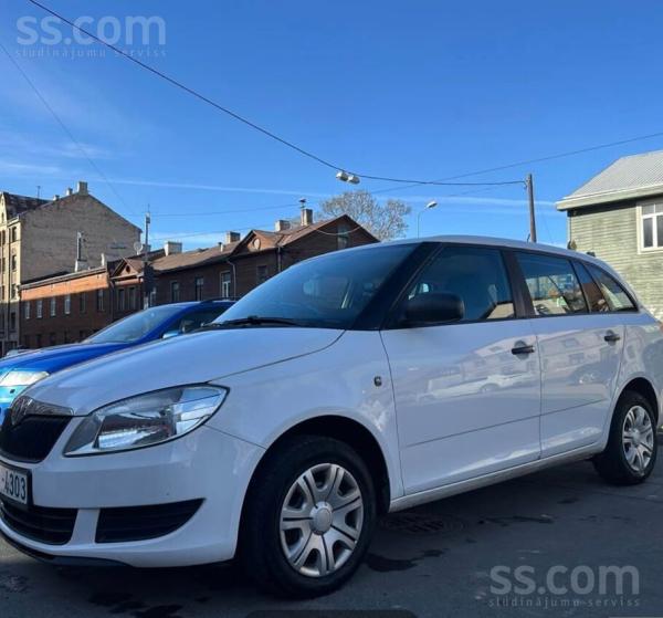 Skoda Fabia 2013 Rīga vietnē Balts Skoda Fabia 2013 Rīga, ar dzinēja tilpumu 1.60 L un nobraukumu 285 tūkst. km par 2300 €, foto 1 vietnē AUTOMOTO.COM.LV