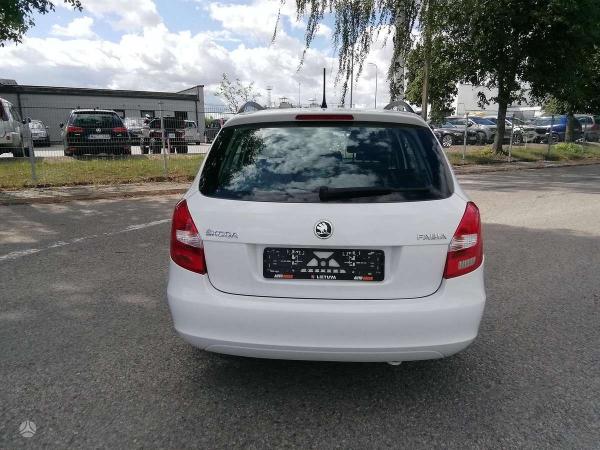 Balts Skoda Fabia 2014 Marijampole, ar dzinēja tilpumu 1.20 L un nobraukumu 206 tūkst. km par 3399 €, foto 3 vietnē AUTOMOTO.COM.LV