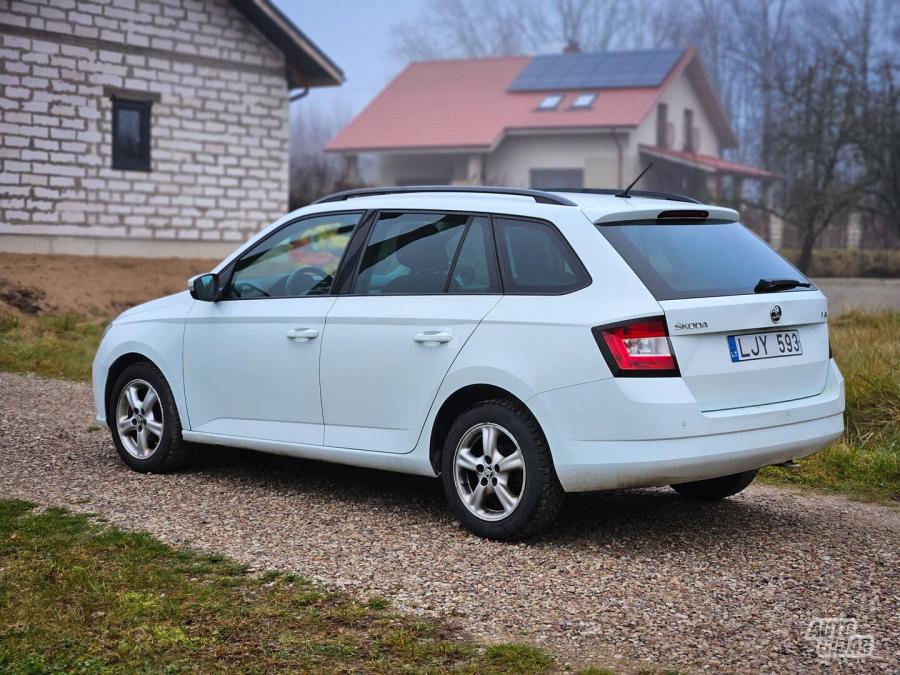 White Skoda Fabia 2015 in Alytus, with an engine capacity of 1.40 L and mileage of 173 thousand km for 3999 €, photo 4 on AUTOMOTO.COM.LV