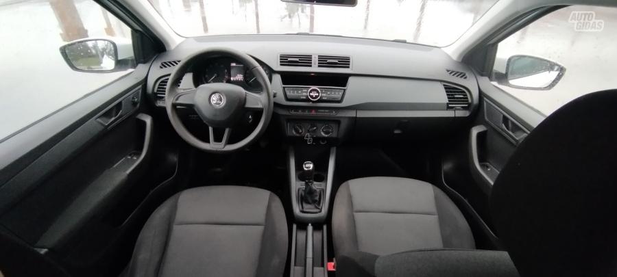 Balts Skoda Fabia 2015 Radviliškis, ar dzinēja tilpumu 1.00 L un nobraukumu 218 tūkst. km par 4600 €, foto 14 vietnē AUTOMOTO.COM.LV