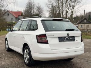 White Skoda Fabia 2015 in Utena, with an engine capacity of 1.42 L and mileage of 277 thousand km for 4990 €, photo 9 on AUTOMOTO.COM.LV