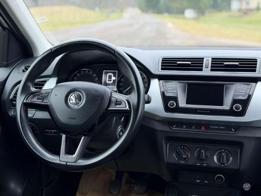 White Skoda Fabia 2015 in Utena, with an engine capacity of 1.42 L and mileage of 277 thousand km for 4990 €, photo 17 on AUTOMOTO.COM.LV