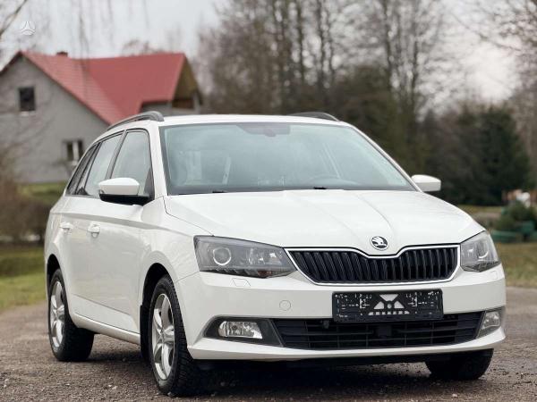 Balts Skoda Fabia 2015 Utena, ar dzinēja tilpumu 1.42 L un nobraukumu 277 tūkst. km par 4990 €, foto 2 vietnē AUTOMOTO.COM.LV