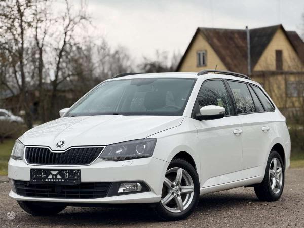 Balts Skoda Fabia 2015 Utena, ar dzinēja tilpumu 1.42 L un nobraukumu 277 tūkst. km par 4990 €, foto 3 vietnē AUTOMOTO.COM.LV