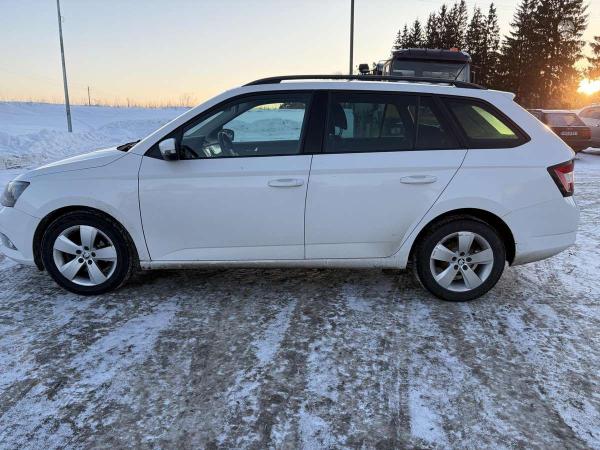 Balts Skoda Fabia 2015 Viļņa, ar dzinēja tilpumu 1.42 L un nobraukumu 222 tūkst. km par 3500 €, foto 4 vietnē AUTOMOTO.COM.LV