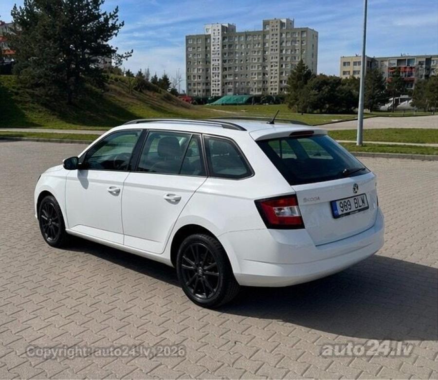 Balts Skoda Fabia 2015 Tallina, ar dzinēja tilpumu 1.40 L un nobraukumu 198 tūkst. km par 6995 €, foto 8 vietnē AUTOMOTO.COM.LV