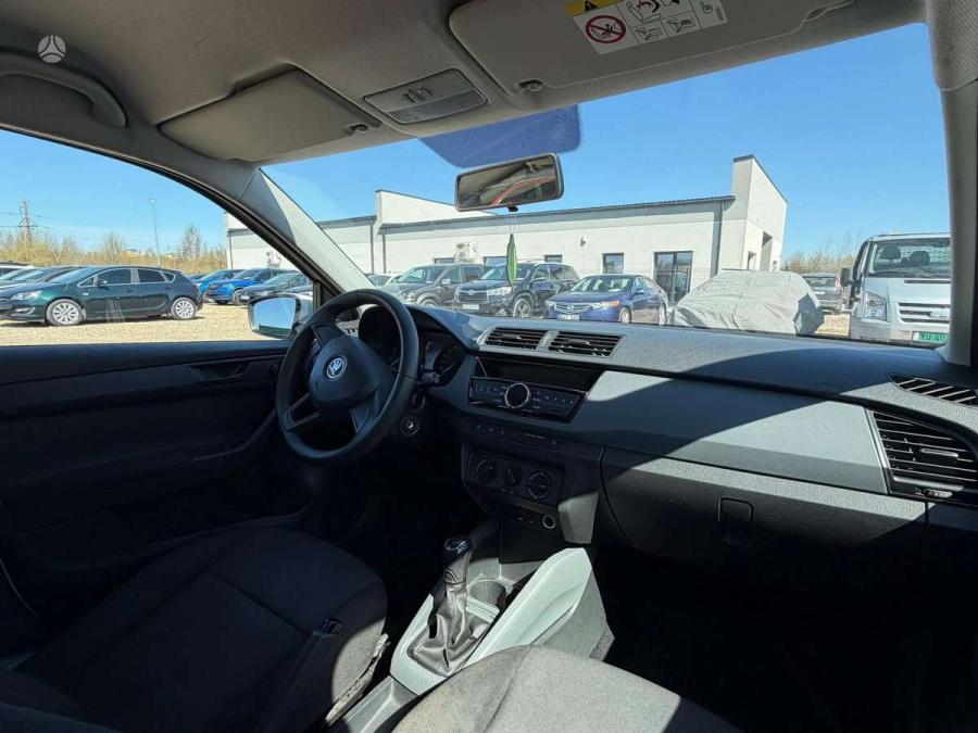 Balts Skoda Fabia 2015 Šauļi, ar dzinēja tilpumu 1.00 L un nobraukumu 218 tūkst. km par 4700 €, foto 8 vietnē AUTOMOTO.COM.LV