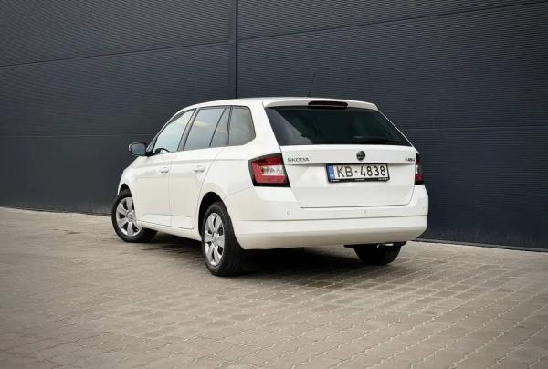Balts Skoda Fabia 2015 Rīga, ar dzinēja tilpumu 1.20 L un nobraukumu 206 tūkst. km par 6295 €, foto 3 vietnē AUTOMOTO.COM.LV