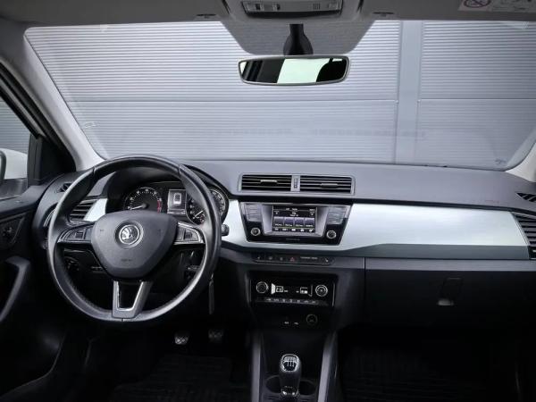 Balts Skoda Fabia 2015 Rīga, ar dzinēja tilpumu 1.20 L un nobraukumu 206 tūkst. km par 6295 €, foto 7 vietnē AUTOMOTO.COM.LV