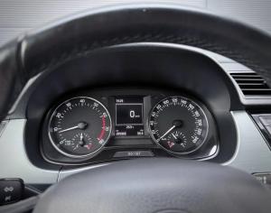 White Skoda Fabia 2015 in Riga, with an engine capacity of 1.20 L and mileage of 206 thousand km for 6295 €, photo 9 on AUTOMOTO.COM.LV