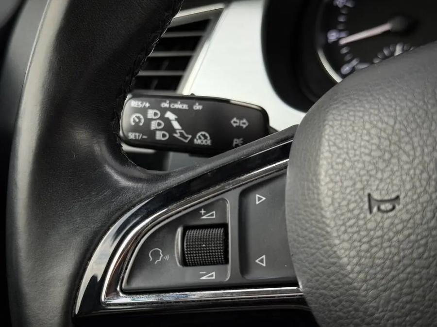 White Skoda Fabia 2015 in Riga, with an engine capacity of 1.20 L and mileage of 206 thousand km for 6295 €, photo 12 on AUTOMOTO.COM.LV