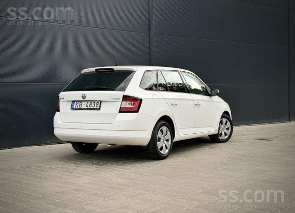 White Skoda Fabia 2015 in Riga, with an engine capacity of 1.20 L and mileage of 206 thousand km for 6295 €, photo 5 on AUTOMOTO.COM.LV