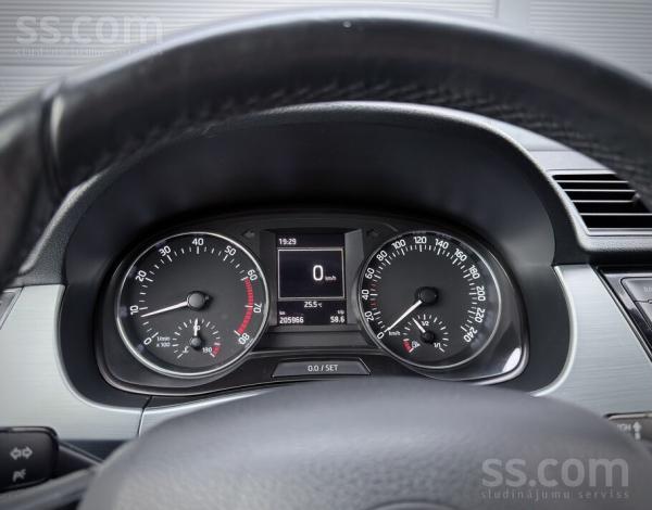 White Skoda Fabia 2015 in Riga, with an engine capacity of 1.20 L and mileage of 206 thousand km for 6295 €, photo 8 on AUTOMOTO.COM.LV