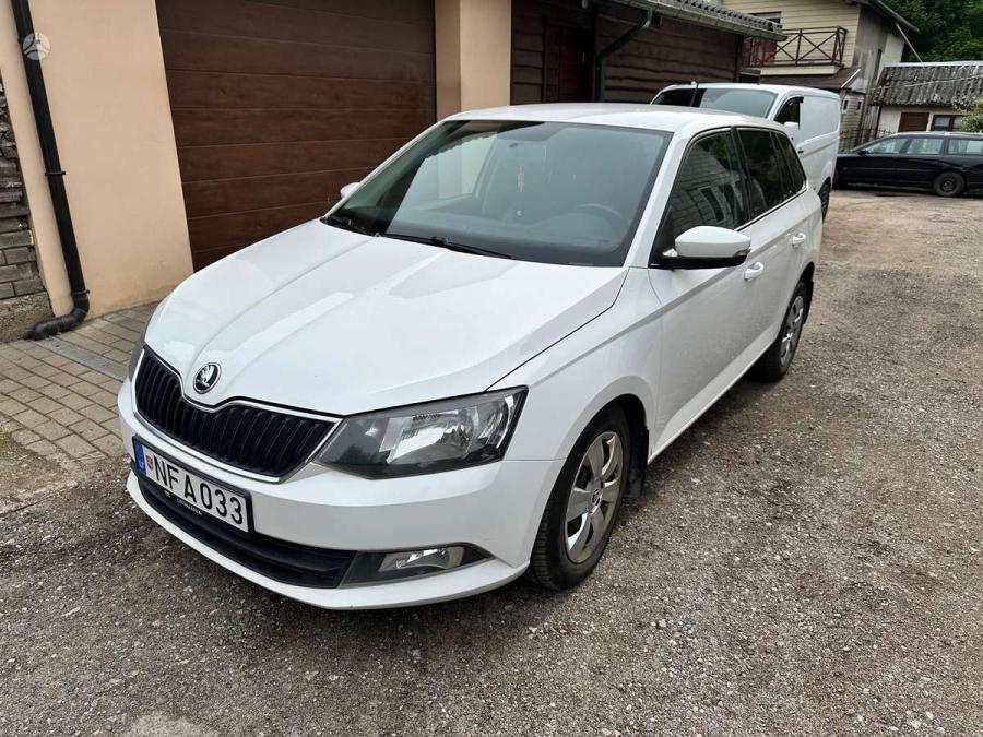 Balts Skoda Fabia 2015 Viļņa, ar dzinēja tilpumu 1.00 L un nobraukumu 188 tūkst. km par 3600 €, foto 1 vietnē AUTOMOTO.COM.LV