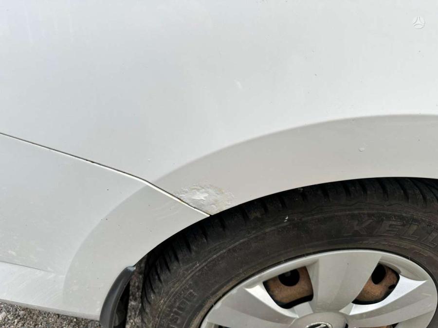 Balts Skoda Fabia 2015 Viļņa, ar dzinēja tilpumu 1.00 L un nobraukumu 188 tūkst. km par 3600 €, foto 9 vietnē AUTOMOTO.COM.LV