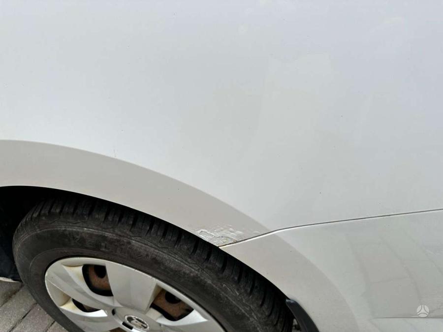 Balts Skoda Fabia 2015 Viļņa, ar dzinēja tilpumu 1.00 L un nobraukumu 188 tūkst. km par 3600 €, foto 10 vietnē AUTOMOTO.COM.LV