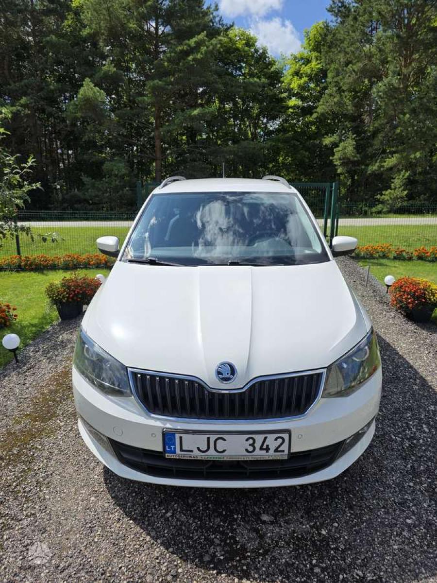 Balts Skoda Fabia 2015 Viļņa, ar dzinēja tilpumu 1.42 L un nobraukumu 218 tūkst. km par 5100 €, foto 4 vietnē AUTOMOTO.COM.LV