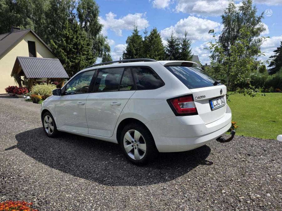 Balts Skoda Fabia 2015 Viļņa, ar dzinēja tilpumu 1.42 L un nobraukumu 218 tūkst. km par 5100 €, foto 5 vietnē AUTOMOTO.COM.LV