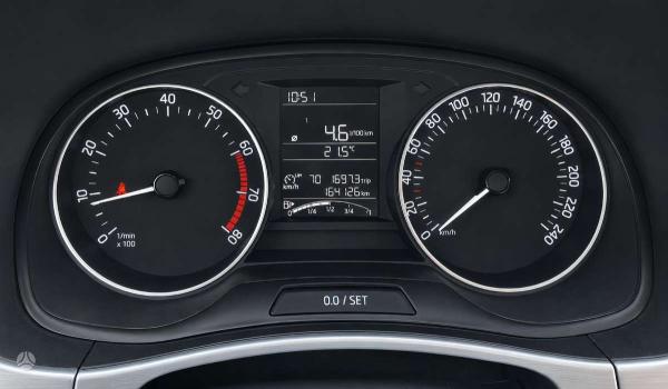 White Skoda Fabia 2015 in Vilnius, with an engine capacity of 1.00 L and mileage of 164 thousand km for 4400 €, photo 4 on AUTOMOTO.COM.LV