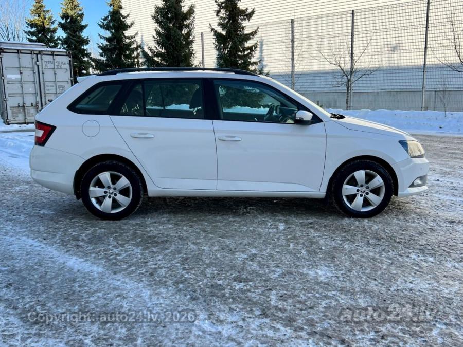 Balts Skoda Fabia 2016 Pērnava, ar dzinēja tilpumu 1.20 L un nobraukumu 242 tūkst. km par 5990 €, foto 4 vietnē AUTOMOTO.COM.LV