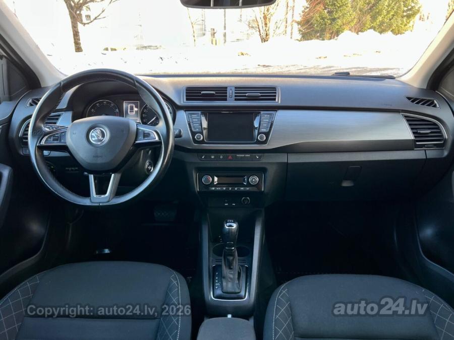 Balts Skoda Fabia 2016 Pērnava, ar dzinēja tilpumu 1.20 L un nobraukumu 242 tūkst. km par 5990 €, foto 14 vietnē AUTOMOTO.COM.LV